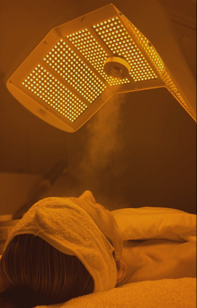 Oxylight© Facial: Reveal Your Radiant Red Carpet Glow – Studios Vis A Vis